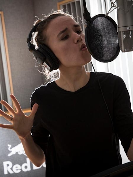 Meet Polish singer and Snoop Dogg collaborator IZA
