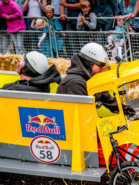 Se 99 utgaver av Red Bull Olabilløp på 99 sekunder