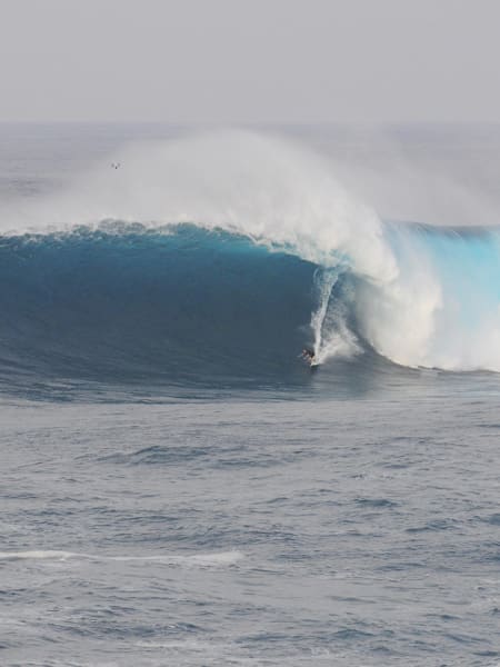 Sessions: Jaws – Peahi Maui Hawaii | Red Bull Surfing
