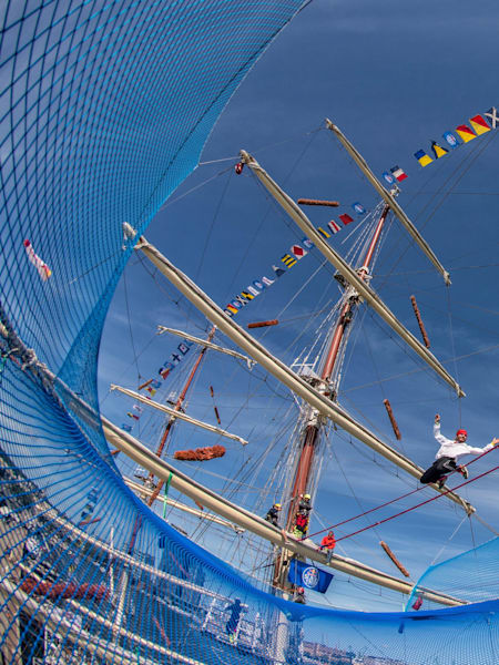 Slacklining's most original event Red Bull Slackship