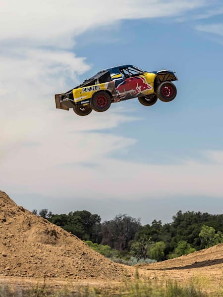 Bryce Menzies New Frontier Set to Jump Ghost Town 2016
