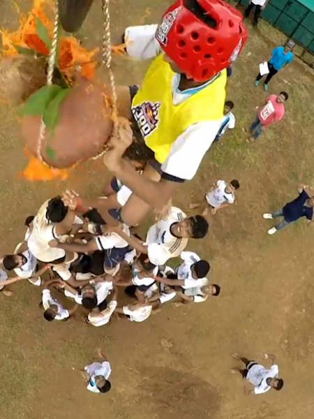 Red Bull Jod Ke Tod: Video of the human pyramid race