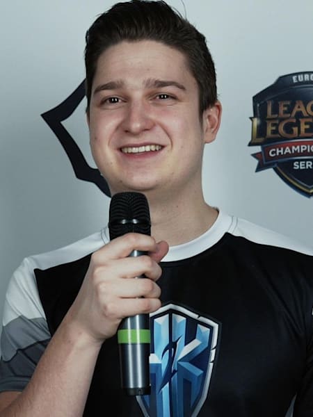 ¿Qué campeones prefieren los pros de LoL en solo queue?