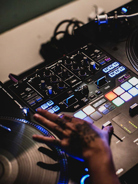 History of DJing in USA with DJ Trayze +interview+