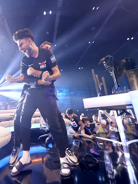 The six best FIFA/EA Sports FC players of all time