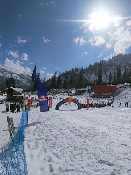 सोलंग वैली: स्कीइंग और स्नोबोर्डिंग चैंपियनशिप