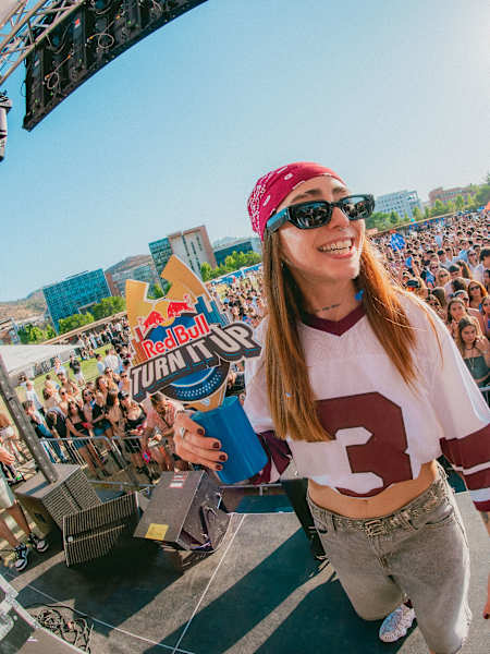 DJ Bárbara Urrutia gana Red Bull Turn It Up 2025