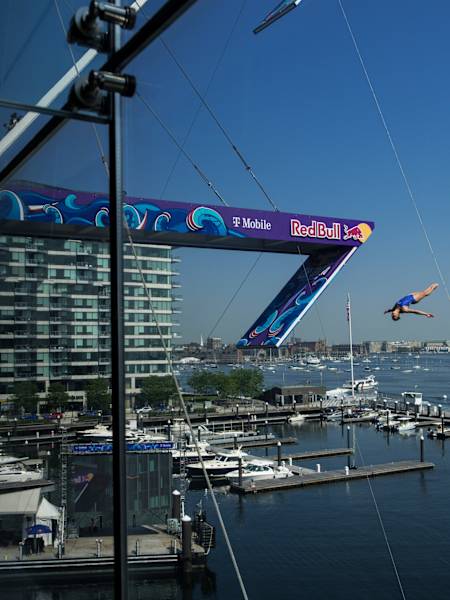 Red Bull Cliff Diving: Hunt i Popovici se bore za titulu