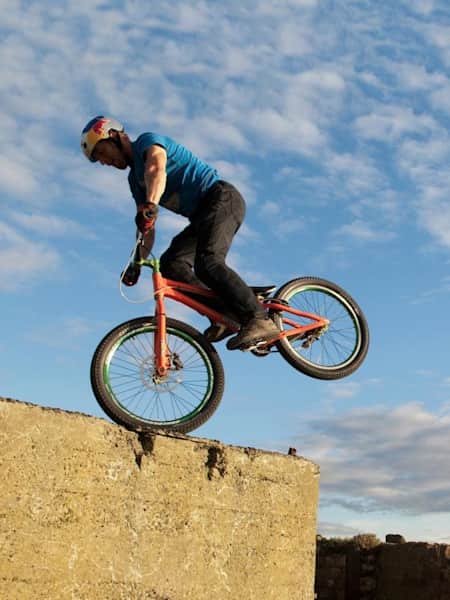 Danny MacAskill - Way Back Home