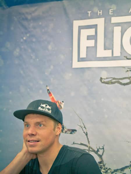 Art of Flight: World premiere