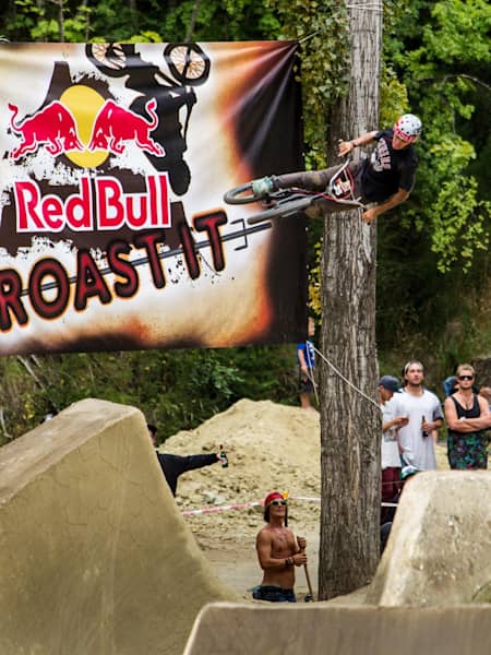 Riders turn up the heat for Red Bull Roast It 2013