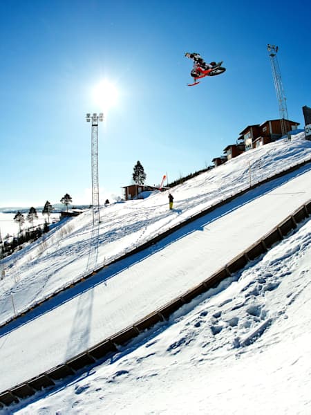 VIDEO: Daniel Bodin jumps into the history books