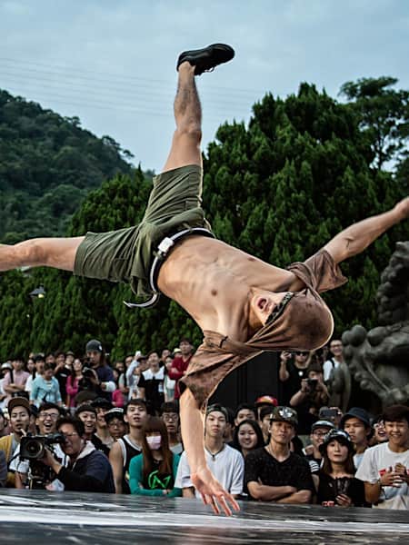 the-evolution-of-power-moves