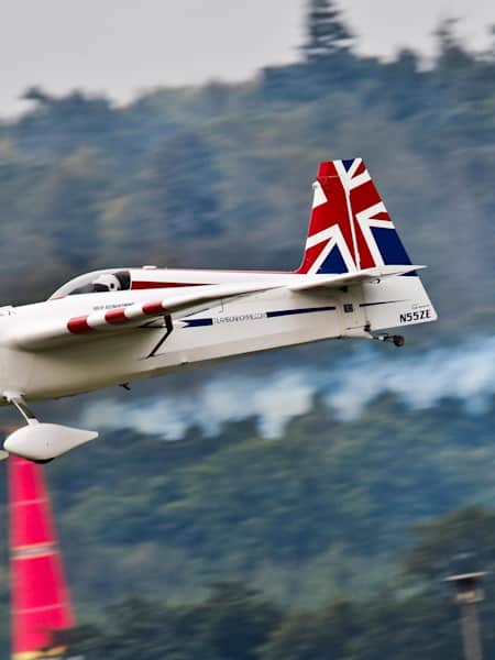 Paul Bonhomme winning Red Bull Air Race 2015 UK video