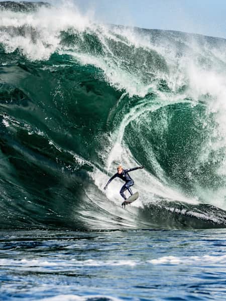 Découvre l'histoire du surf de grosses vagues! Big wave