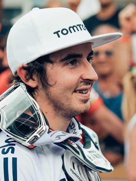 MTB: Rob Warner Meets Danny Hart video | Red Bull Bike