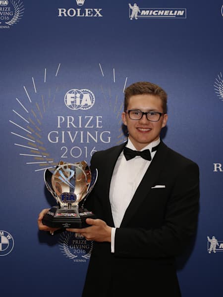 Kevin Hansen gana el Premio Rookie FIA del año