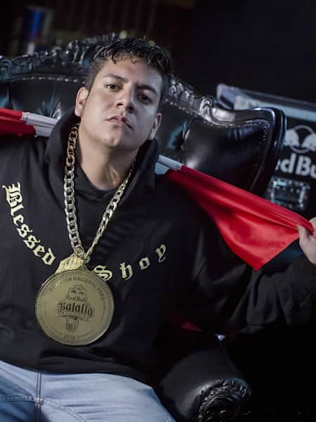 Jota estrena su nuevo video 4 & 2