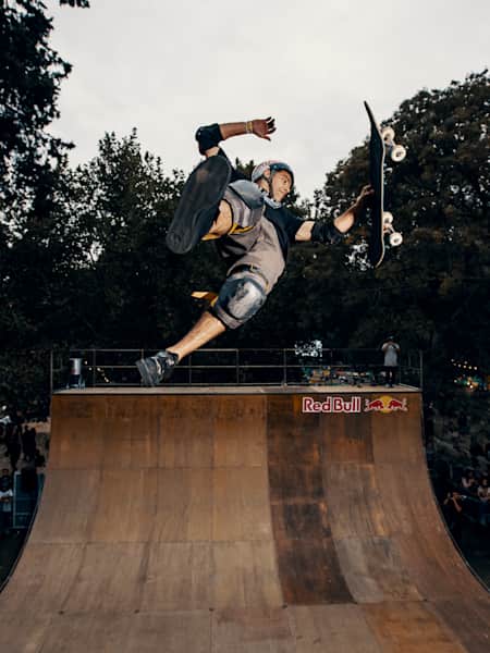 Vert Skateboarding: All You Need to Know - Guide