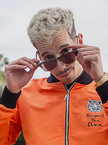 Skone gana la segunda semifinal de Exhibición