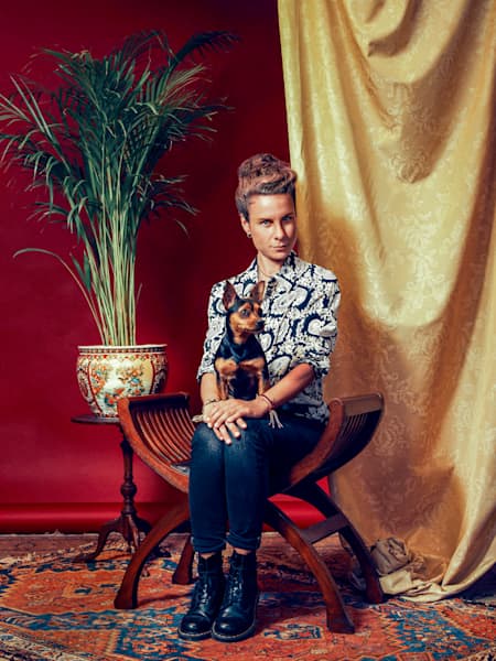 Interview : Phanee de Pool, du Flic à la Scène