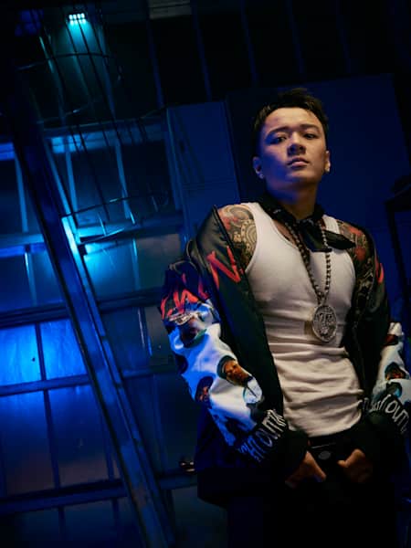 跳著C-Walk的狠操男子—Henry from西屯純愛組