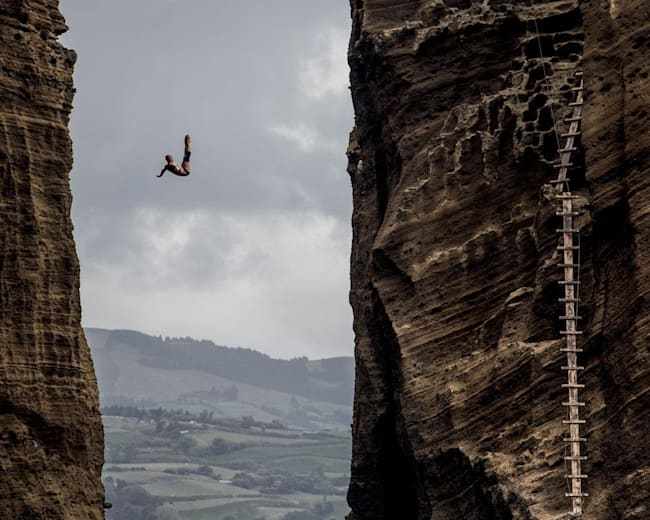 Vídeo: el Red Bull Cliff Diving llega a las Azores