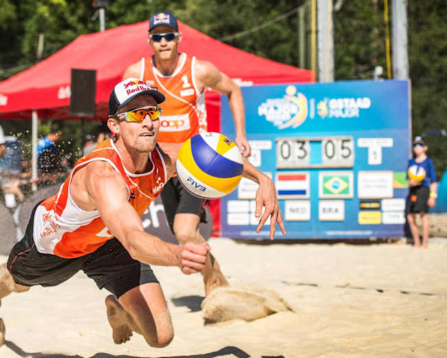 How to play beach volleyball: 5 easy tips for beginners