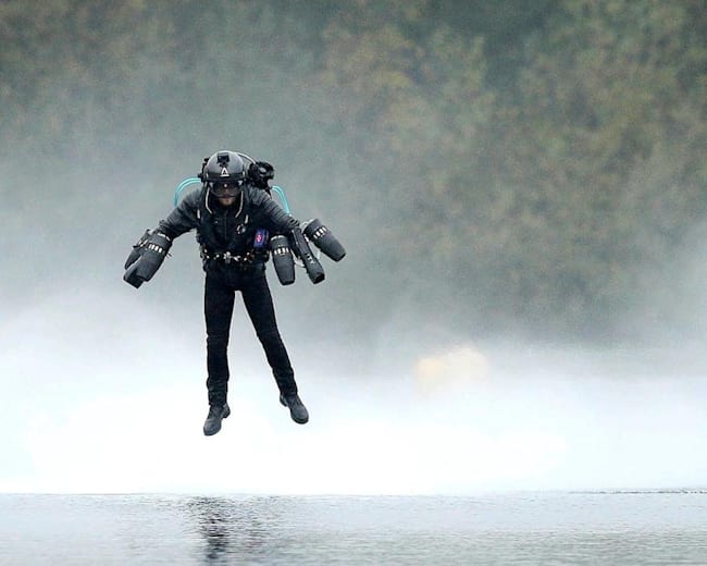 El hombre del traje volador que bate records