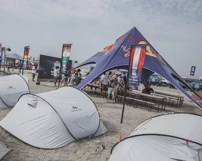 Dakar Rally: How to set up camp in the bivouac +video+