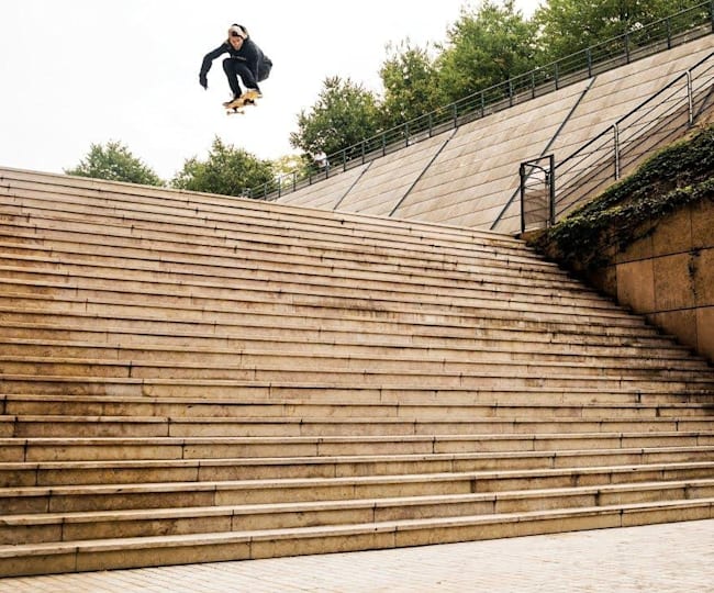 Aaron 'Jaws' Homoki vence a escadaria de 25 de Lyon