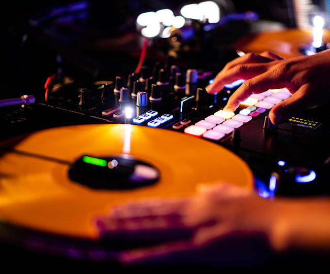 Best Lo-Fi Beats Playlists You've Been Looking For