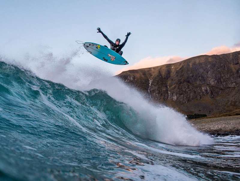 mick fanning surfing alfred