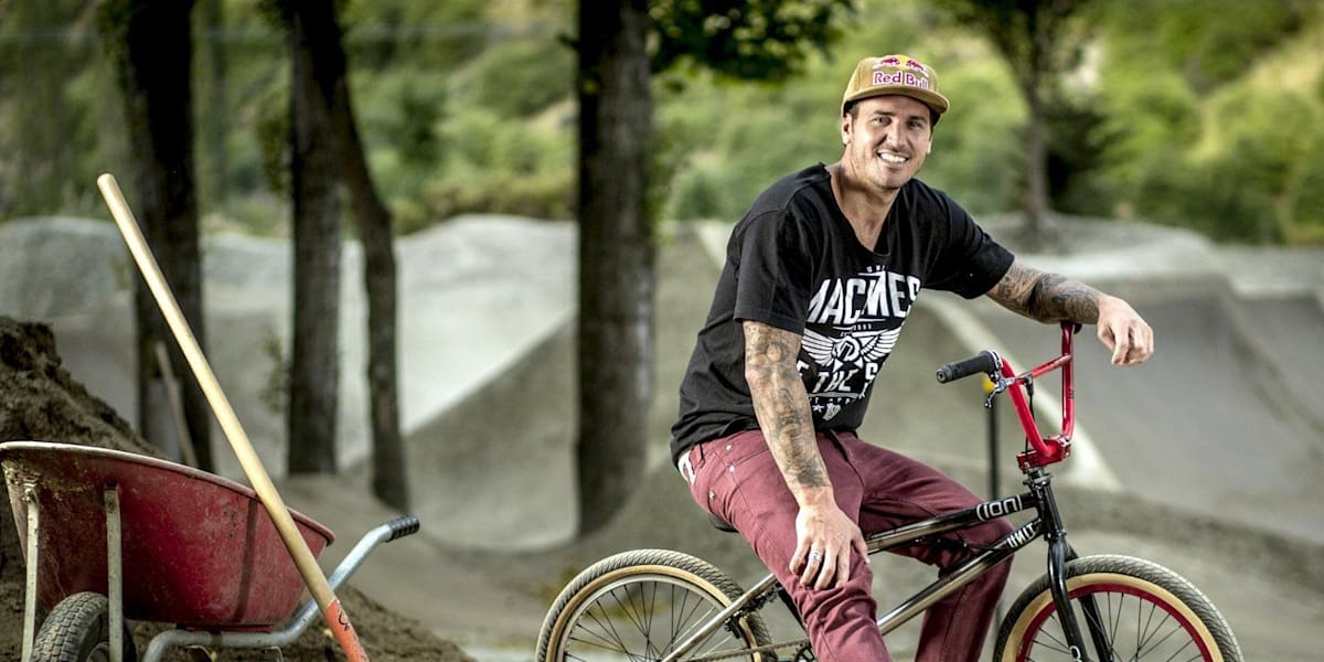 Corey Bohan in „Hanging Foul“