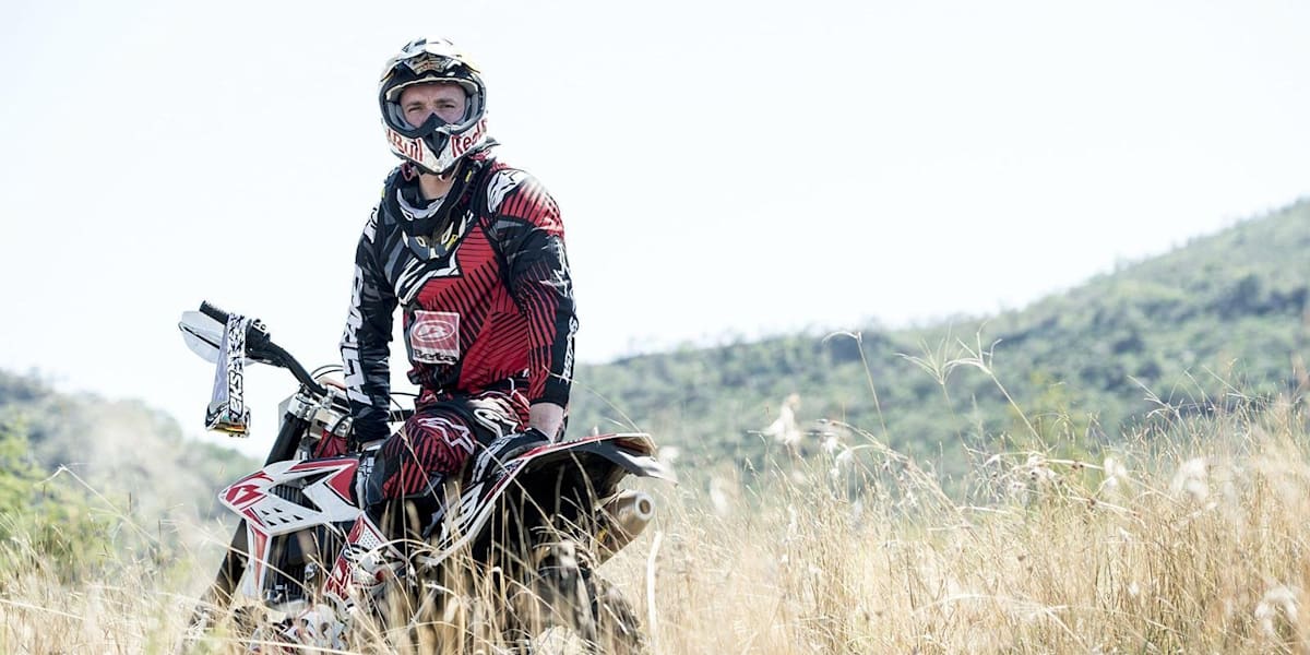Brian Capper – Stunt Exhibition and Enduro | Red Bull