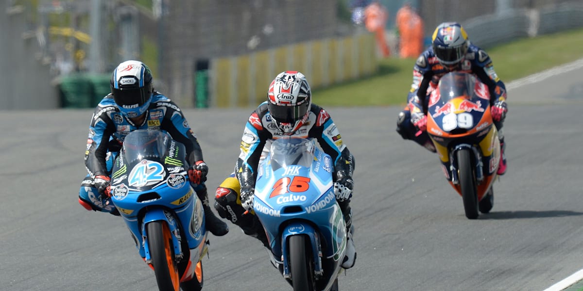 Viñales takes Moto3 title in thrilling finale