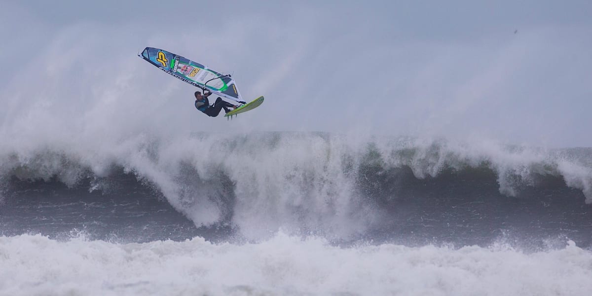 Photos: Surfing the Storm