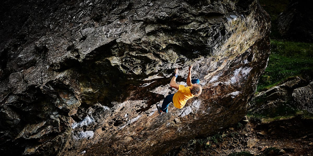 Alex Megos defies gravity