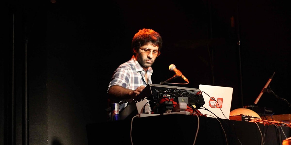 Zeid Hamdan: About him and arab indie music