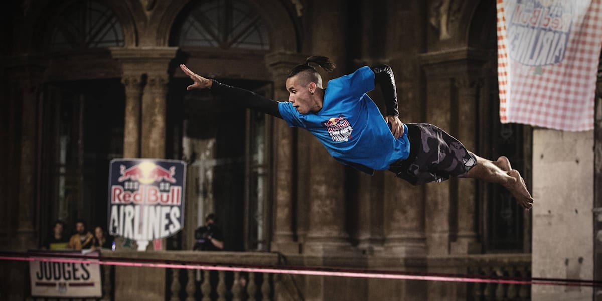 Red Bull Airlines: Best-of der Slacklining-Action!