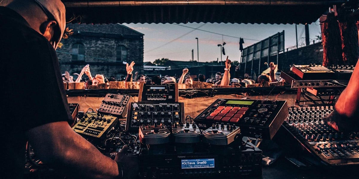 Dance music live shows: What makes a great performance?