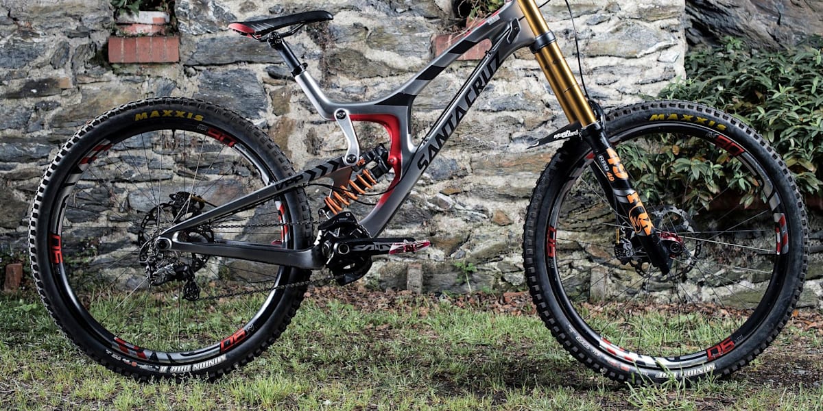 Luca Shaw Santa Cruz V10 29er MTB: Bike check photos