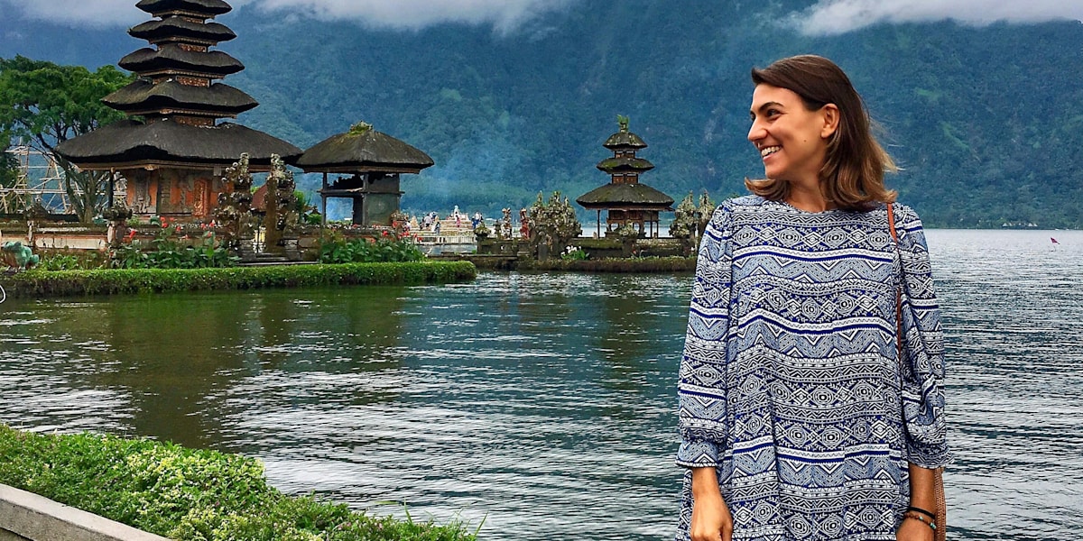 Călătorește și muncește în același timp