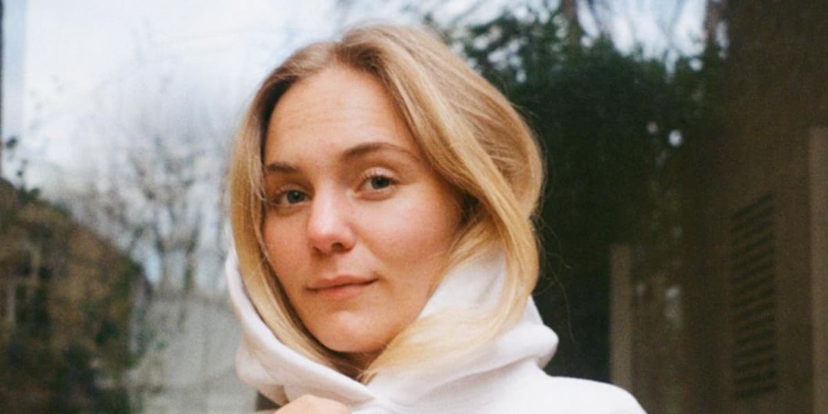 Laura Misch: Listen to her new single Glass Shards