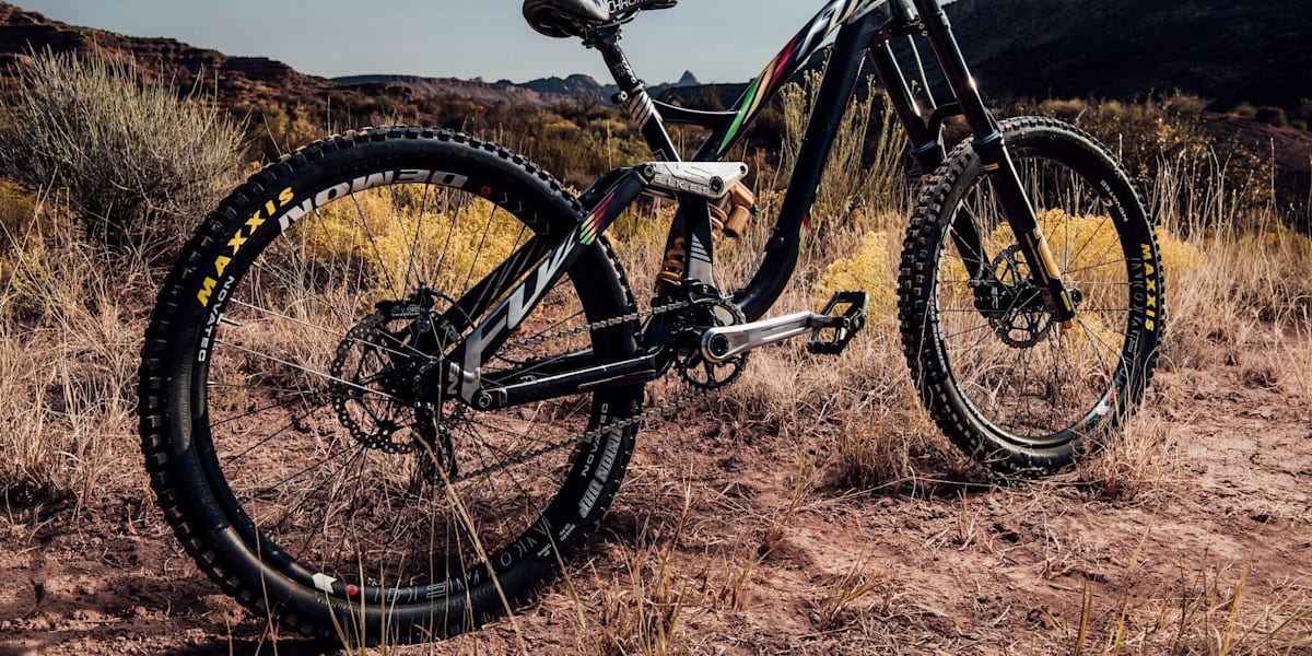 NS Fuzz - rower Szymon Godźka na Red Bull Rampage