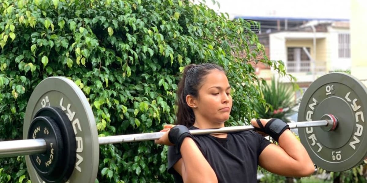 Interview: cliff diver Maria Paula Quintero