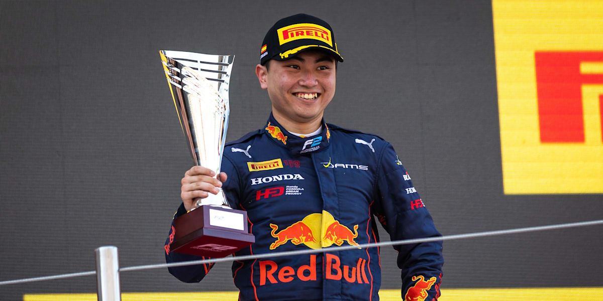 Ayumu Iwasa takes 2nd in Barcelona F2 Sprint Race