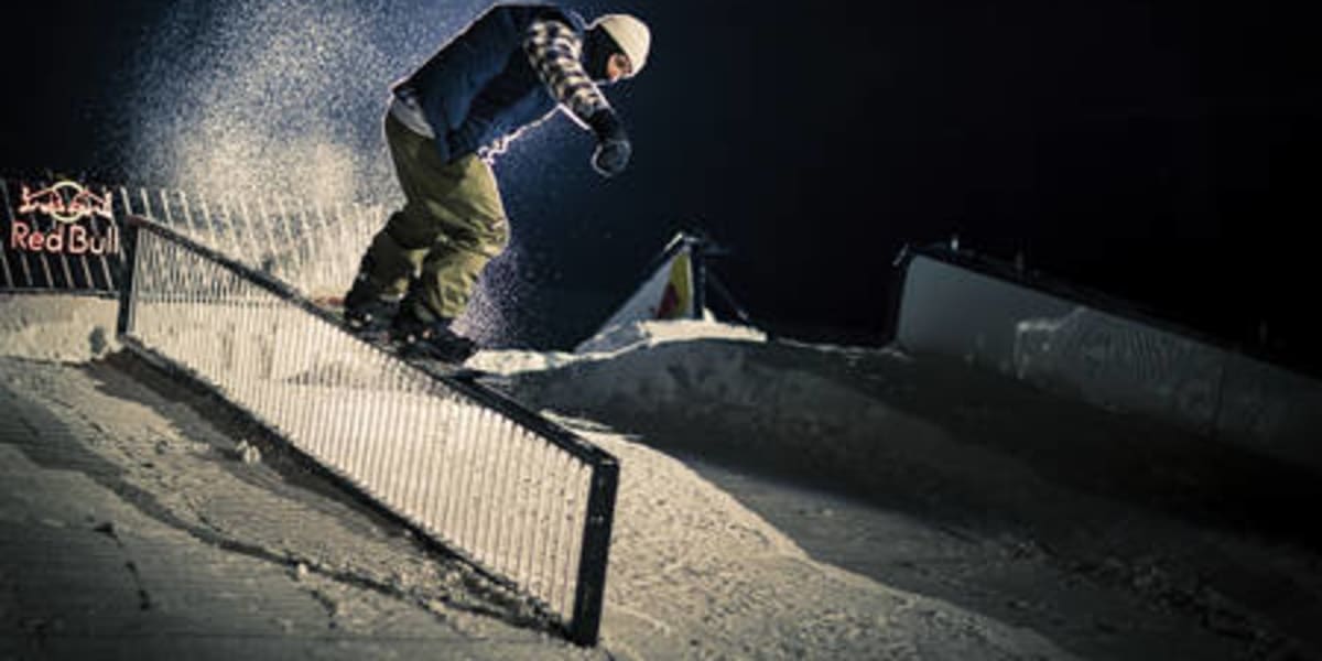 Skateboarding vs Snowboarding: Discover the differences