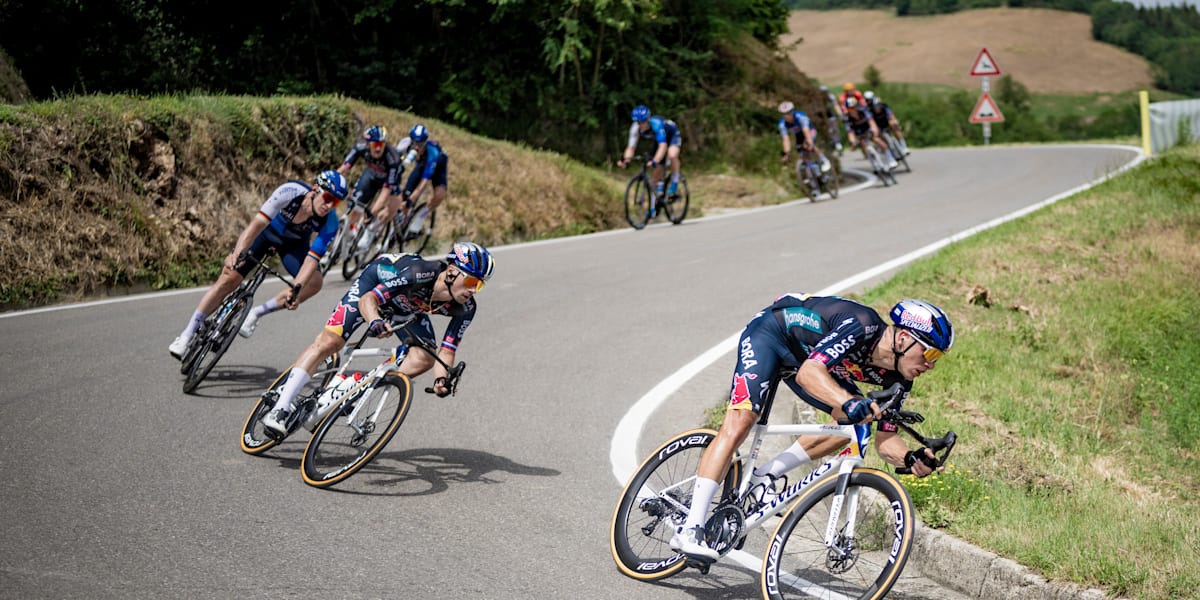 How to improve your descending skills in road cycling