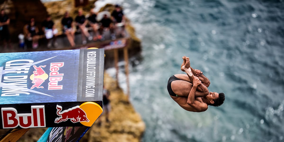 Red Bull Cliff Diving: Learn about the extreme sport